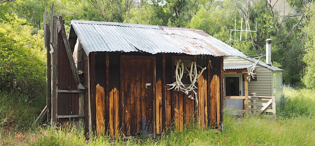 Lake McRae Historic Hut, Lake McRae | tramping new zealand